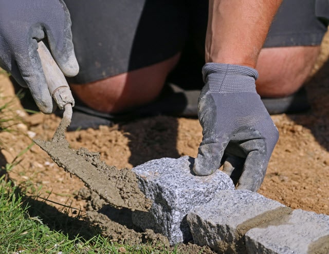 Lawn Edging [The Ultimate Guide for Lawn Edging Tools & Techniques ]